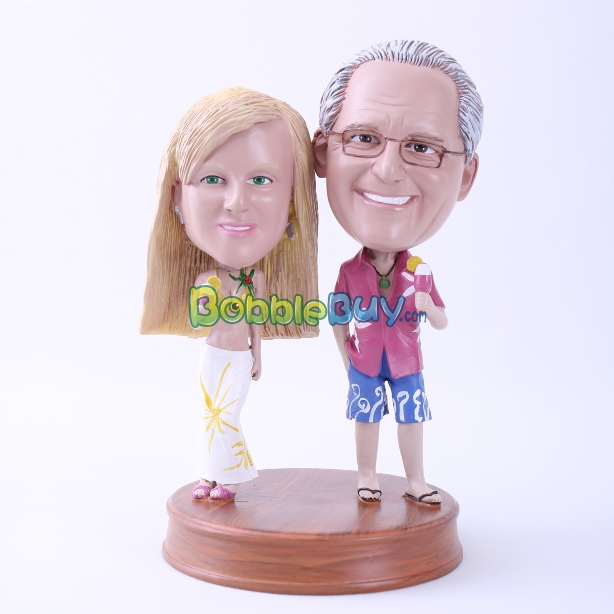 Happy Couple on Summer Beach Bobblehead | BobbleBuy - Custom ...
